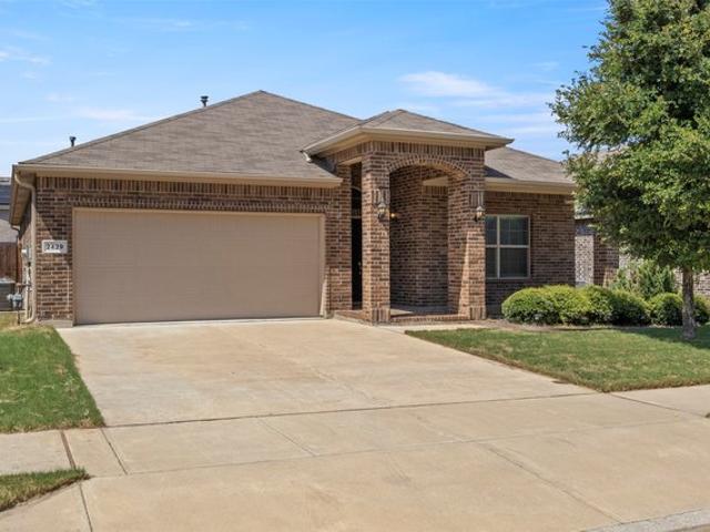 2429 Indian Head Dr, Fort Worth, TX 76177