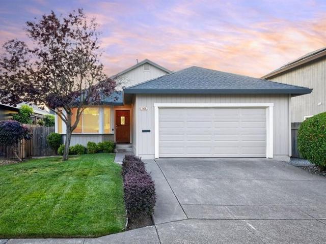 2429 Lemur St, Santa Rosa, CA 95401