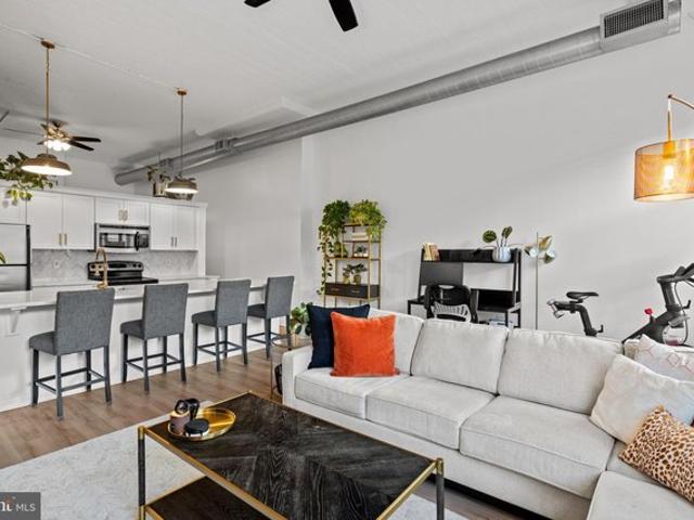 2429 Locust St Apt 314, Philadelphia, PA 19103