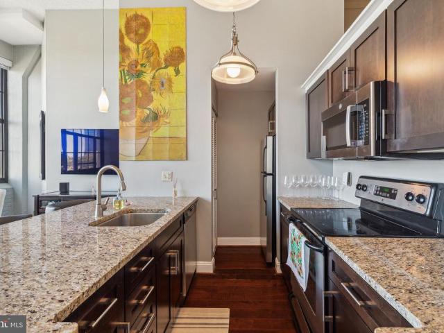 2429 Locust Street # 302