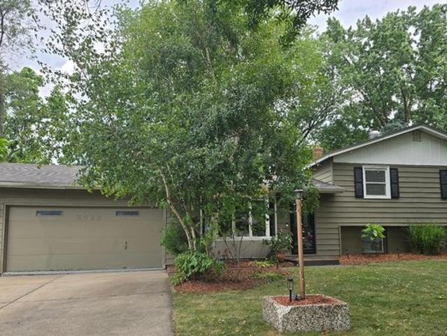 2429 Ronald Ave, White Bear Lake, MN 55110