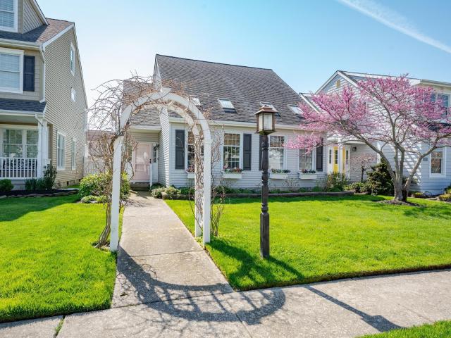 2429 Simpson Ave