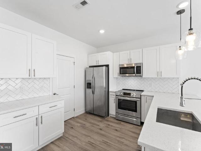 2429 W Thompson Street # B