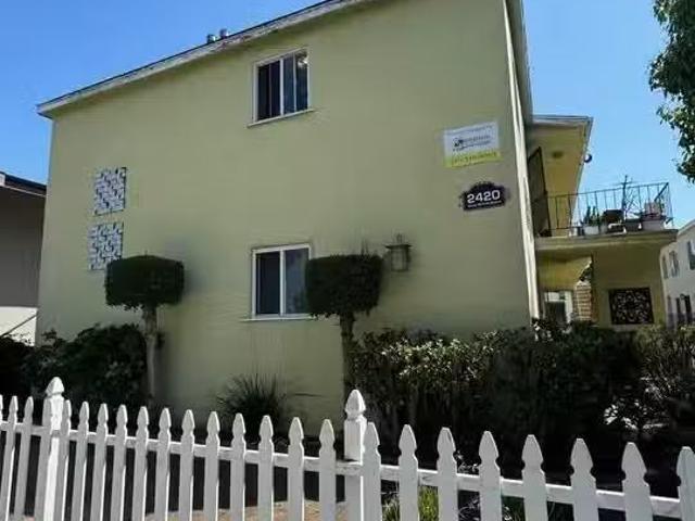 2420 Ocean Park Blvd, B, Santa Monica, CA 90405