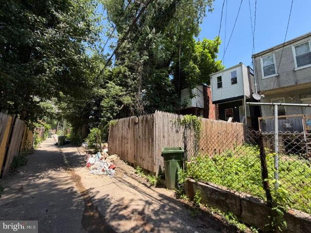 2420 Brentwood Avenue