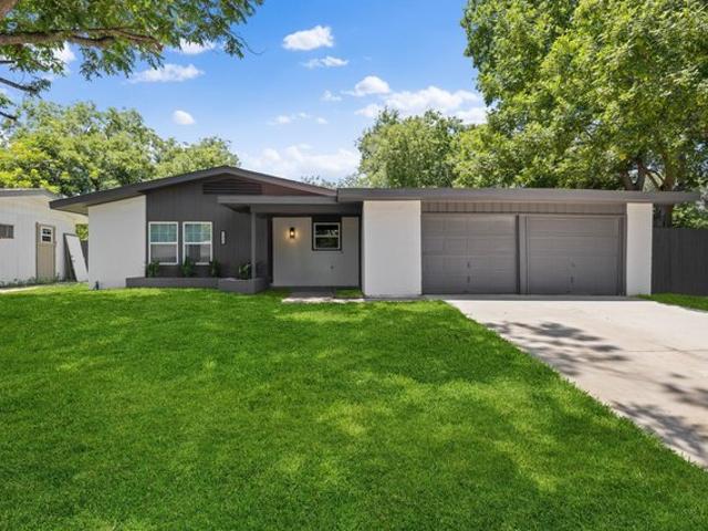 2420 Cloverdale St, Arlington, TX 76010