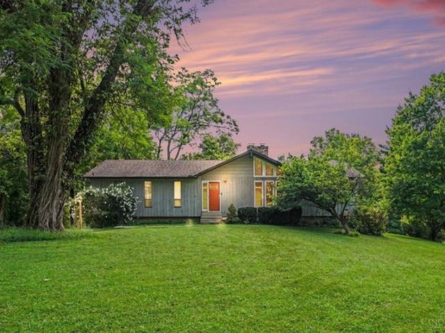 2420 Devils Backbone Rd, Green Township, OH 45233