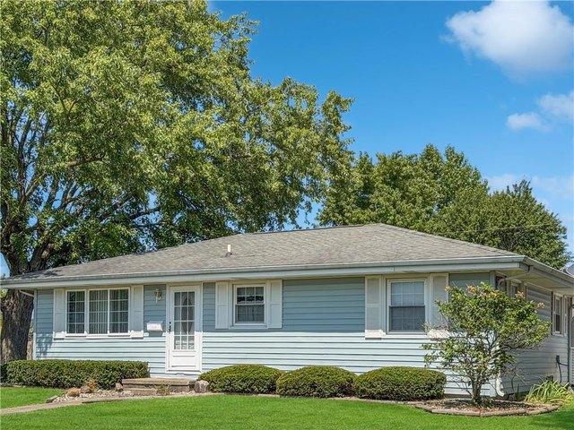 2420 Essex Ave, Mattoon, IL 61938