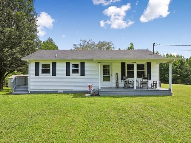 2420 Hawkersmith Rd, Manchester, TN 37355