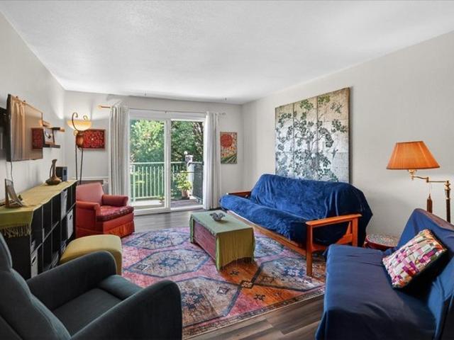 2420 Independence Ln Unit 209, Madison, WI 53704