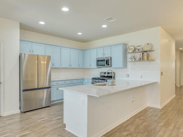 2420 Lobo Landing Cv