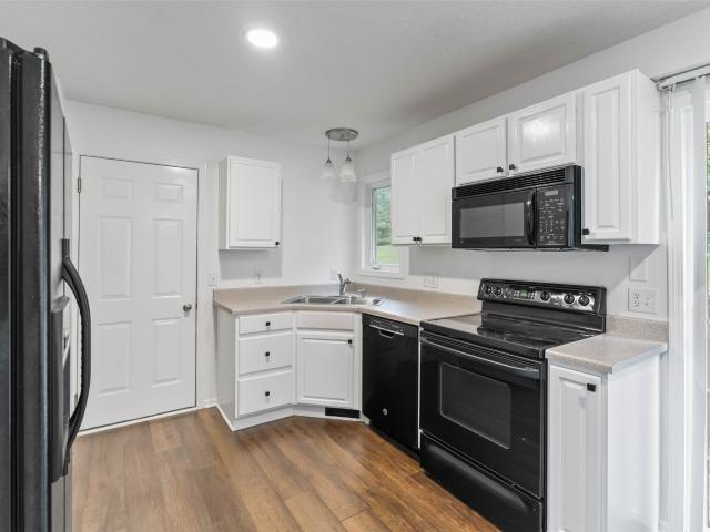 2420 Pine Court