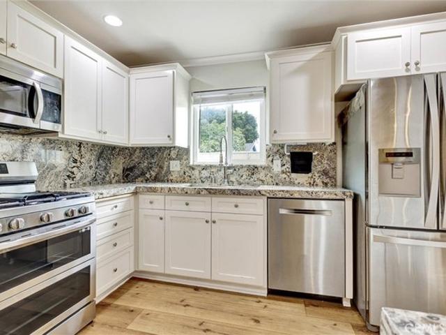 2420 S Artesia St, Santa Ana, CA 92704