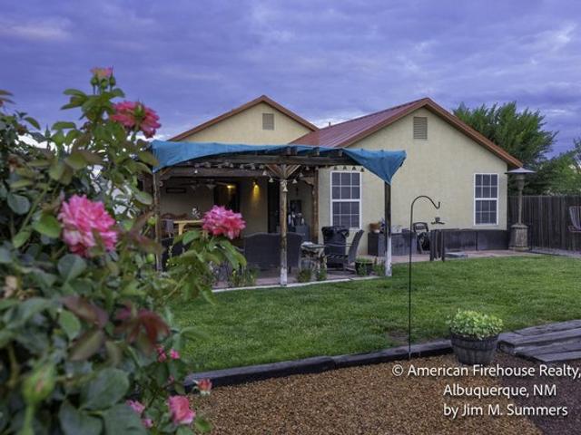 2420 Tompiro Rd NW, Albuquerque, NM 87120