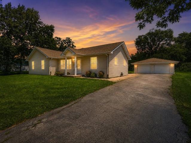 2420 Von Esch Rd, Joliet, IL 60431