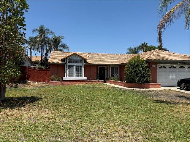 2420 W Sunrise Dr, Rialto, CA 92377