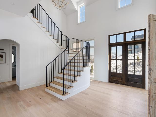 2420 Walter Way