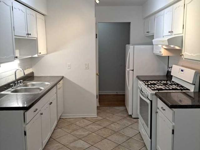 2420 30 W. 183rd Street 1 Bedroom Apartment for Rent at 2420 W 183rd St, Homewood, IL 60430