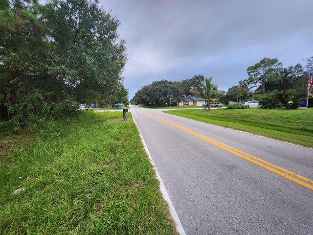 2420 85th Ct, Vero Beach, FL 32966