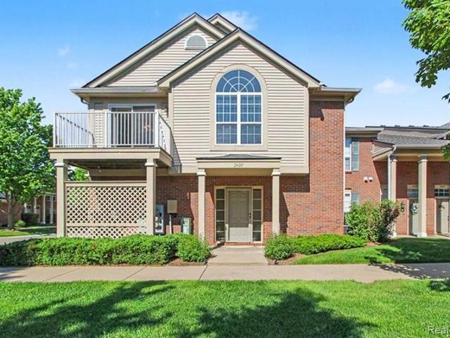 24211 Chesapeake Cir, Commerce Township, MI 48390