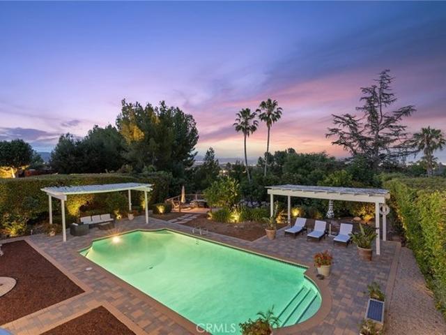 24217 Hatteras St, Woodland Hills, CA 91367