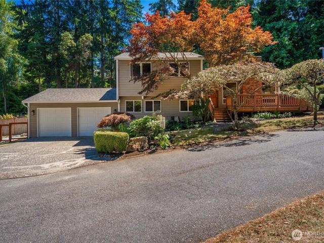 2421 NE 180th St, Shoreline, WA 98155