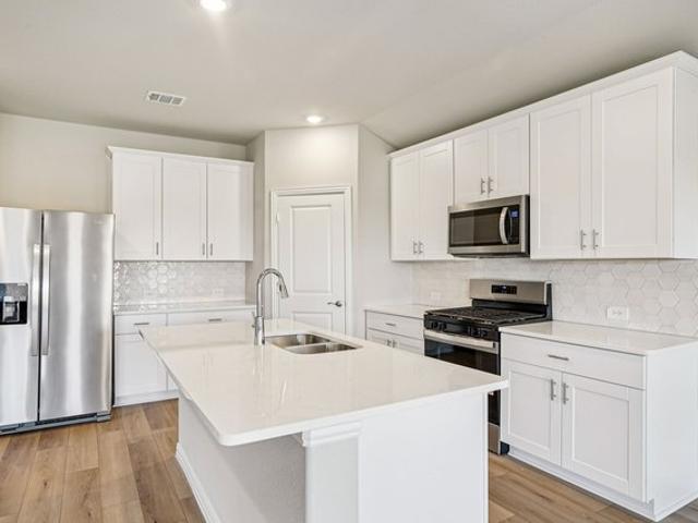 2421 Nicole Dr, Denton, TX 76208