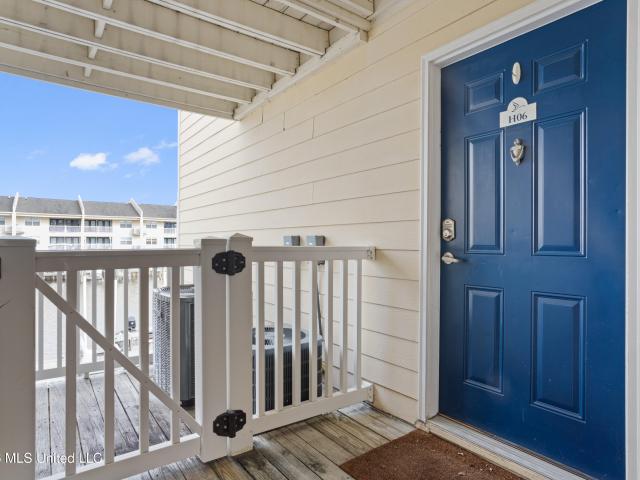 2421 Beachview Dr, Unit H06, Ocean Springs, MS 39564 | MLS #4141 | Compass