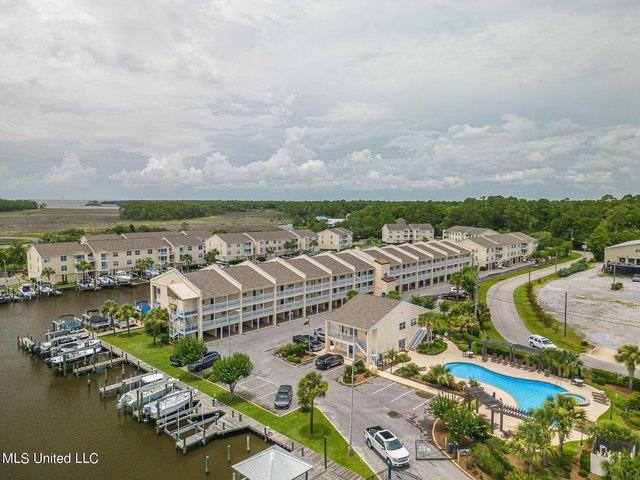 2421 Beachview Dr Apt B5, Ocean Springs, MS 39564