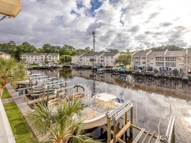 2421 Beachview Drive, F12, Ocean Springs, MS 39564