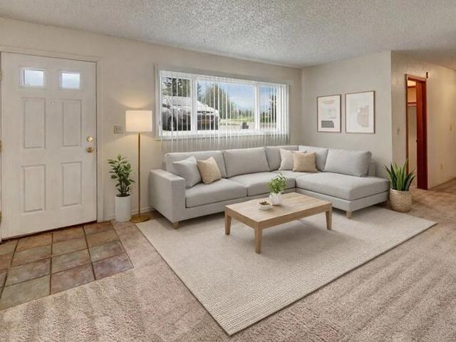 2421 Bentzen Cir, Anchorage, AK 99517