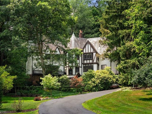 2421 Brentwood Road NW