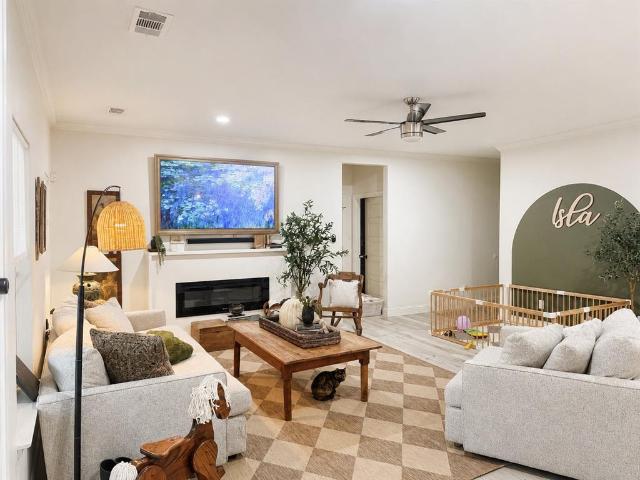2421 Creek Drive