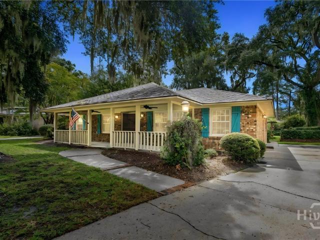 2421 Dolphin Drive
