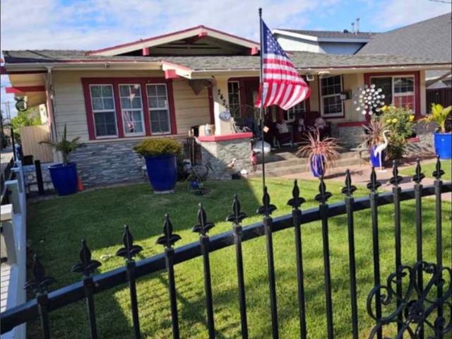 2421 E 6th St, Long Beach, CA 90814 | MLS #DW26080 | Compass