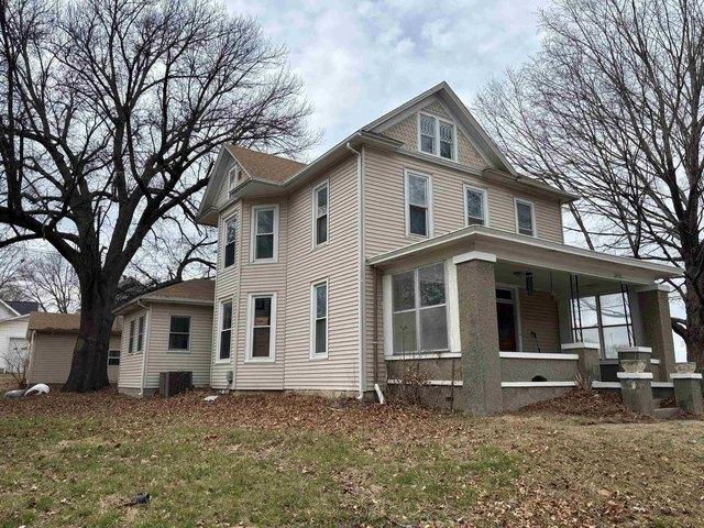 2421 Harlan St, Falls City, NE 68355