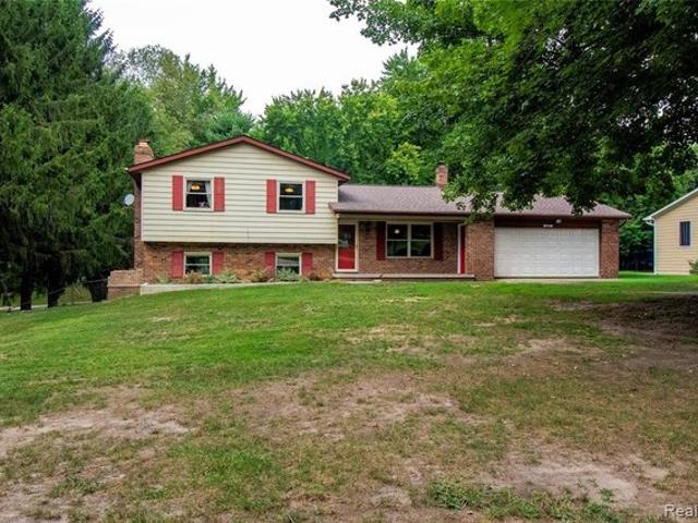 2421 Judy Conn Dr, Mayfield, MI 48446