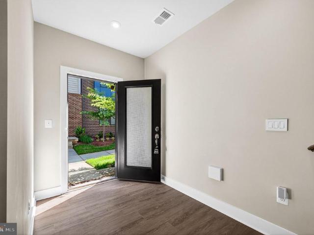 2421 Liberty Loop
