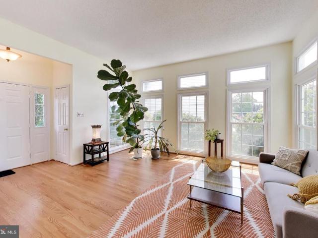 2421 Pondside Terrace