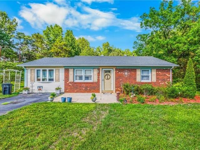 2421 Sandy Ct, Kernersville, NC 27284