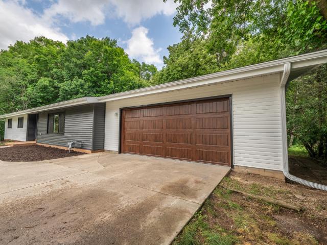 2421 Skyline Dr