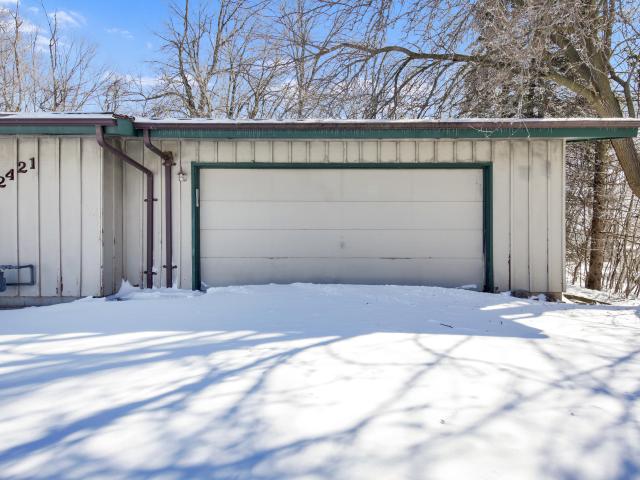 2421 Skyline Dr