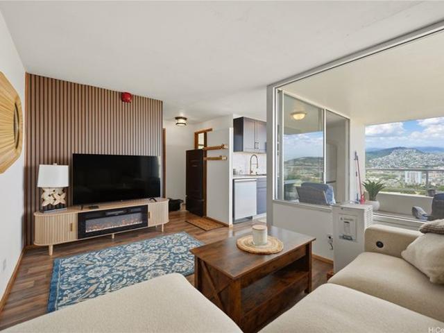 2421 Tusitala St Apt 2201, Honolulu, HI 96815