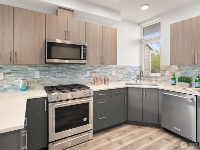 2422 NW 60th # B