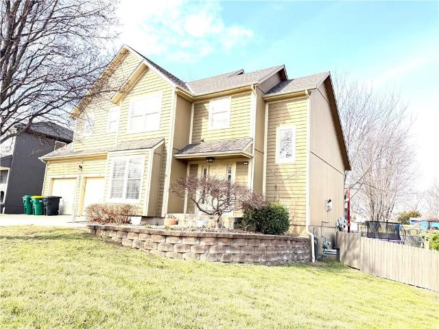 2422 N 106TH Street