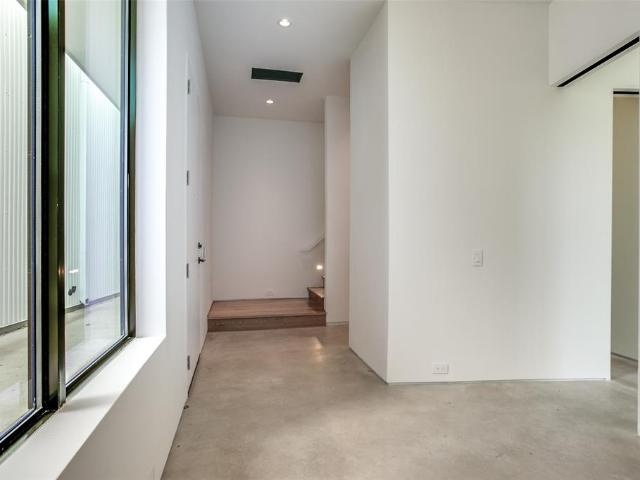 2422 N Carroll Avenue # 2