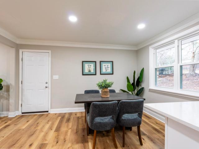 2422 Amsterdam Drive