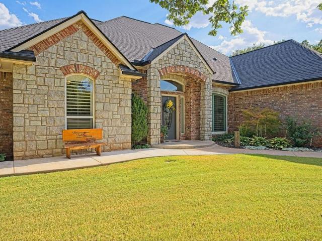 2422 Blackoak Court