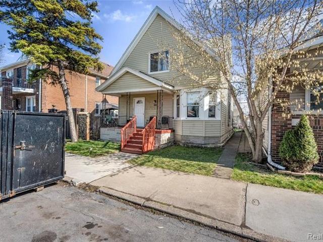 2422 Commor St, Hamtramck, MI 48212