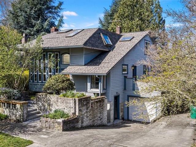 2422 E Louisa St, Seattle, WA 98112